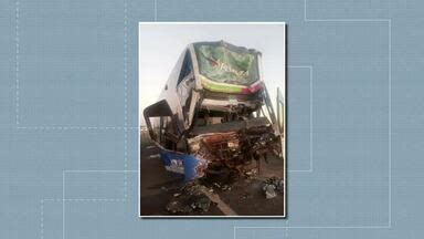 Meio Dia Paraná Foz do Iguaçu Ônibus que saiu de Foz do Iguaçu bate