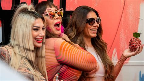 Con Moria y Flor de la V se realizó una nueva Marcha del Orgullo en