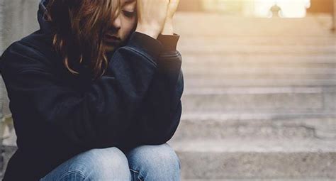 Cuatro de cada diez personas con soledad no deseada en España son