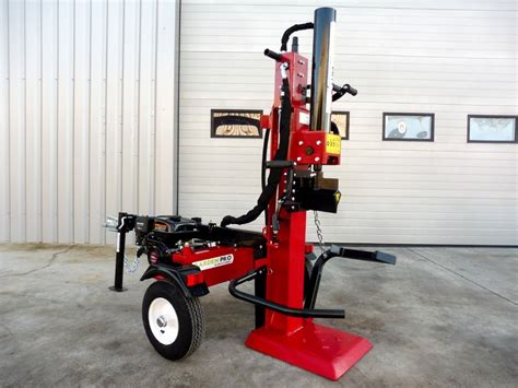 fendeuse de bûches Ffh24t thermique sur remorque Aircco agro