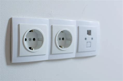 Jak wybrać i zamontować odpowiednie gniazdka elektryczne