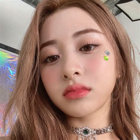 Le Sserafim Icons Le Sserafim Yunjin Icons Lesserafim Yunjin Kpop