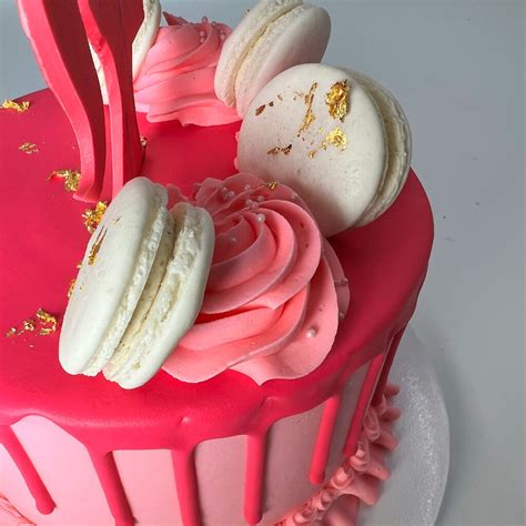 Barbie Drip Cake Palermo 365 Shop