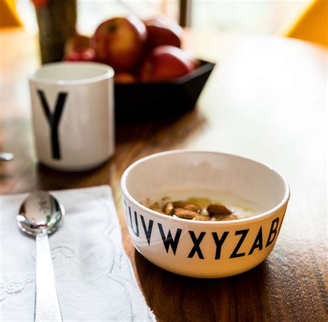 Accessoires Mid Century Inspired Bowl Design Letters Plates