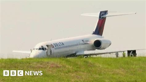 Delta Flight Lands Safely In Charlotte Without Front Landing Gear