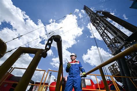 Foto Dukung Target 1 Juta Barrel Minyak Pertamina Reaktivasi Sumur