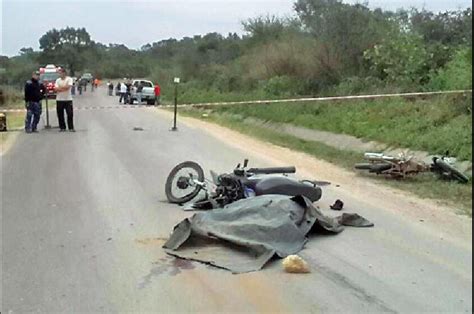 Murió aplastado por un camión un motociclista santiagueño Un