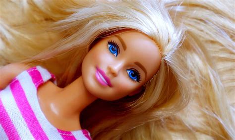 La verdadera historia de Barbie Éxito y polémicas