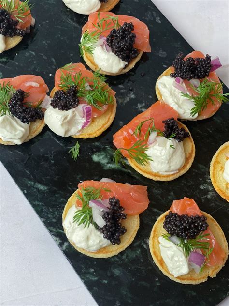 Blinis Med Laks Perfekt Til Tapas Eller Som Starter Julie Bruun