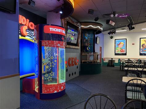 Chuck E Cheese S Interior A Photo On Flickriver