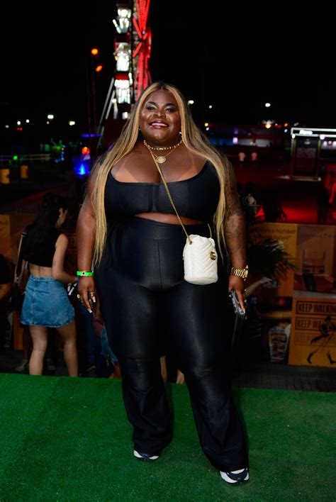 Jojo Todynho Surge Decote No Limite Em Novo Look
