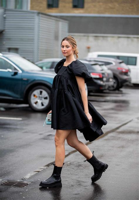 10 Business Casual Outfits For Rainy Days That Will Elevate Your Style