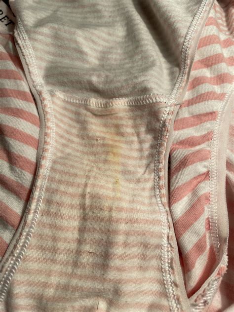 Moms Panties Scrolller