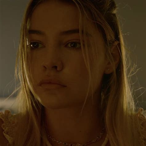 Madelyn Cline As Sarah Cameron Outer Banks Season 3 Madelyn Cline Gifs
