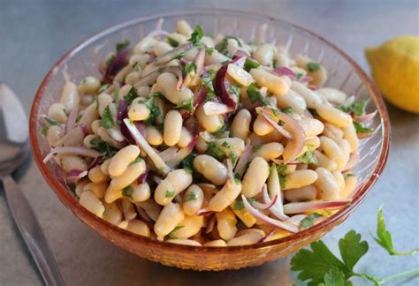 Piyaz türkischer weiße Bohnen Salat Dailyvegan