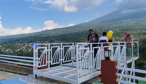 Misterius Banget Melihat Keindahan Dan Misteri Di Balik Wisata Bukit