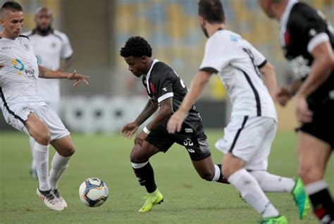 Lucas Santos acerta transferência para o Tombense Vasco fica 20