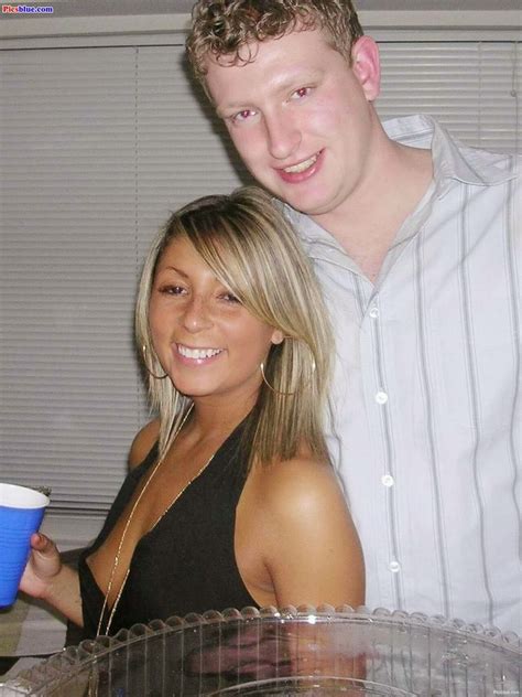 Amateur Nip Slip And Cleavage Nip Slip And Cleavage Pictures