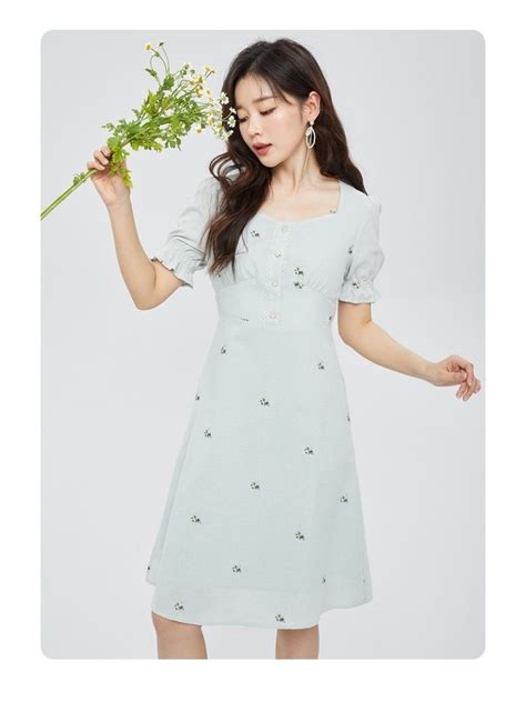 Mẫu Đầm Đẹp Đi Đám Cưới 7 Lựa Chọn Hoàn Hảo để Thu Hút Mọi Ánh Nhìn