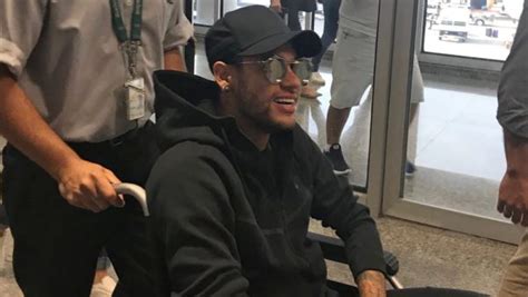 Neymar dá festa e surta atriz após levar fora Hora da Informação