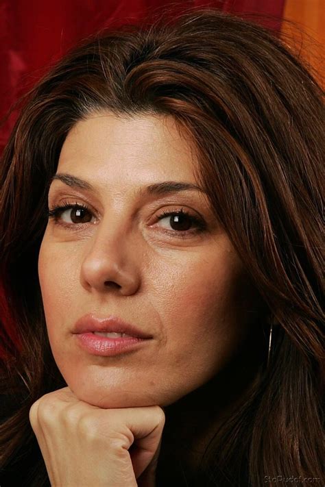 Marisa Tomei Fakes Telegraph