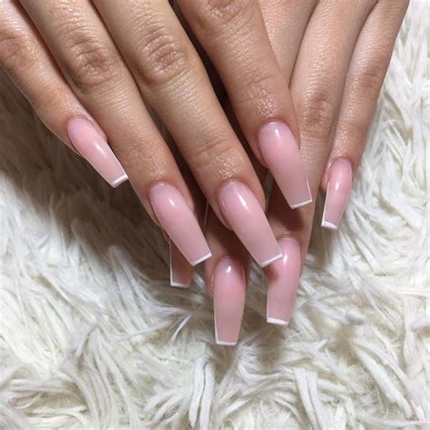 Uñas nude Uñas modernas y sencillas los mejores diseños en tendencia