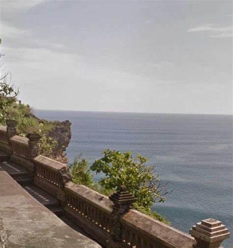 Indahnya Pemandangan Tebing Pura Uluwatu Bali Cocok Jadi Tempat