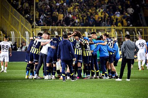 De Marke Sports on Twitter Fenerbahçe nin maç sonunda kenetlendiği