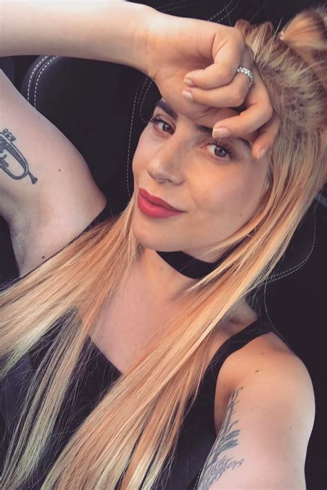 11 Female Celebrities With Armpit Hair Proudly On Display Glamour UK