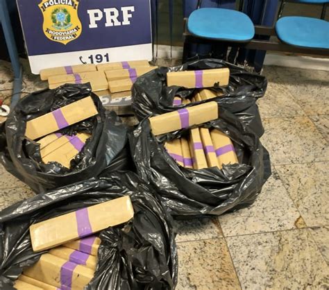 DOIS HOMENS SÃO PRESOS MAIS DE 100 QUILOS DE MACONHA NA DUTRA EM