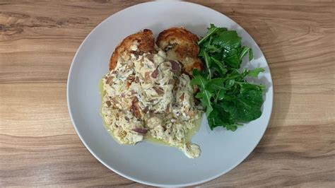 Chicken Fillet With Arugula And Panna Sauce Fileto Pule Me Rukola Dhe