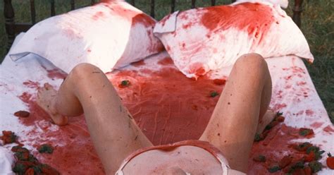 Luísa Sonza é detonada Web compara letra de Campo de Morango