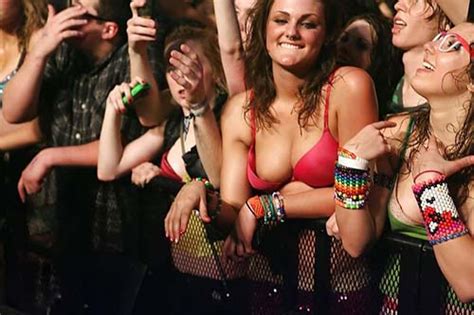 Nipples Slipping Out Porn Sex Photos
