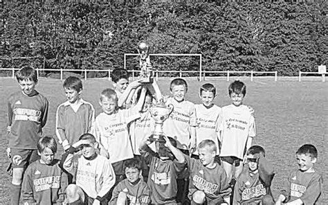 Football Premier Tournoi U De L Us Pont Meur Le T L Gramme