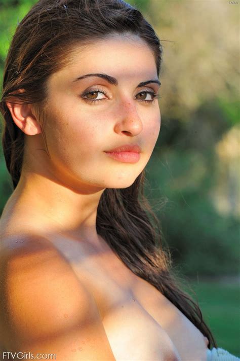 Laleh Mod Le Portraits De Nu Sign Es Rob Simyar