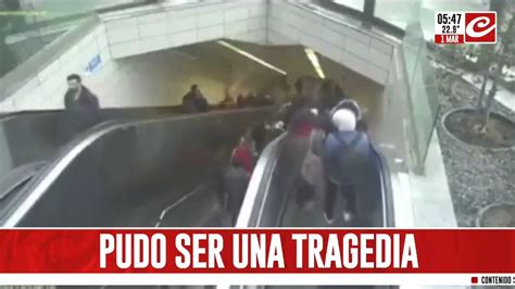 El Aterrador Momento En Que Un Hombre Queda Atrapado En Una Escalera