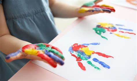 Empreinte de main peinture 25 idées faciles et originales