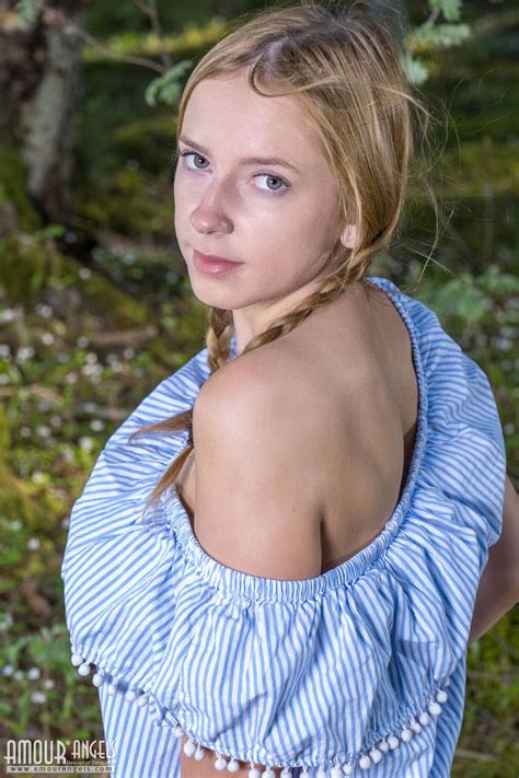 Busty Sara