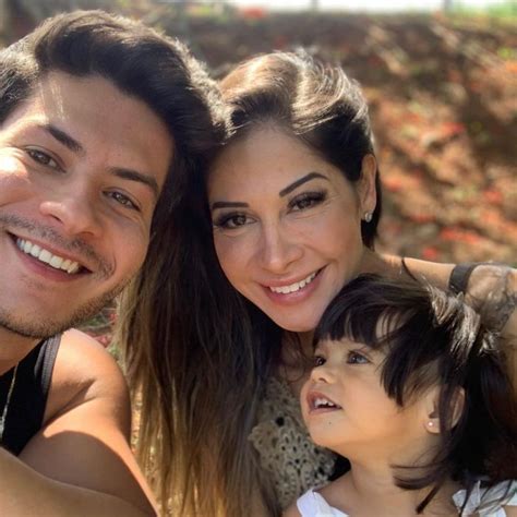 Arthur Aguiar e Maíra Cardi têm uma filha Sofia Purebreak