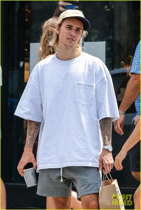 Justin Bieber Steps Out For Brunch With Fiancee Hailey Baldwin Photo