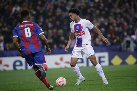 32F CDF Zaïre Emery plus jeune titulaire de l histoire du PSG