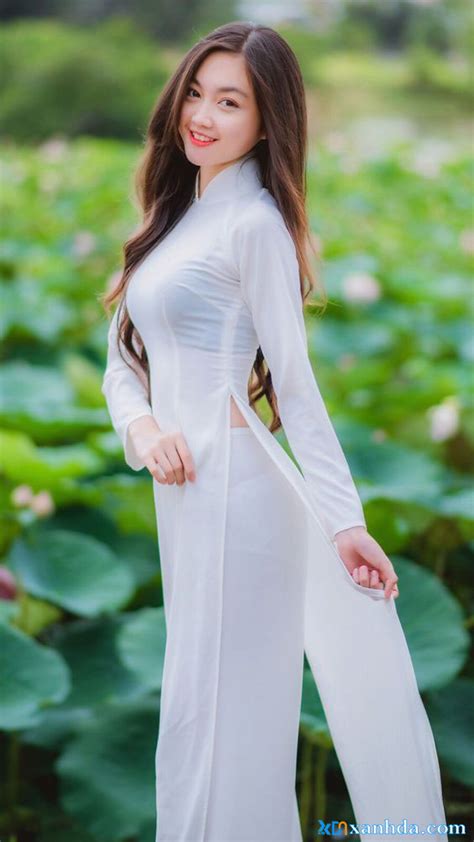Gái xinh mặc áo dài mỏng trắng tinh khiết lộ nội y nóng bỏng XanhDA