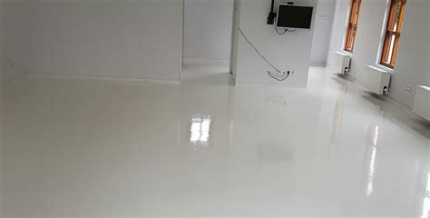 Moderne PU Gietvloer Met Een Prachtige Witte Kleur Best Vloerrenovatie