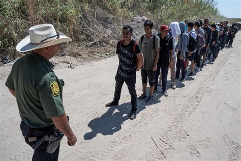 Nosotros no controlamos la frontera los cárteles la controlan