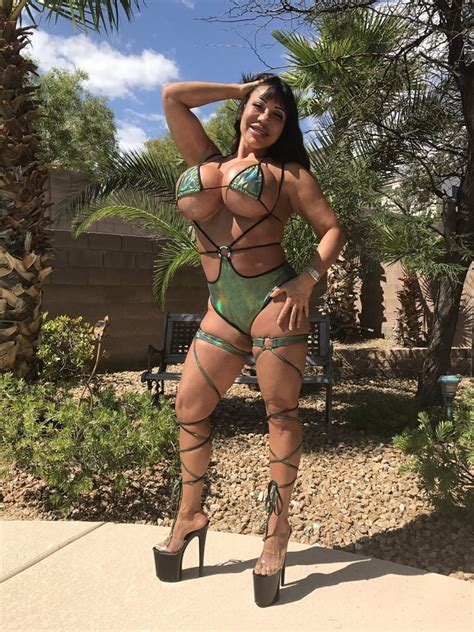 Ava Devine Blows Old Man Palmes Est