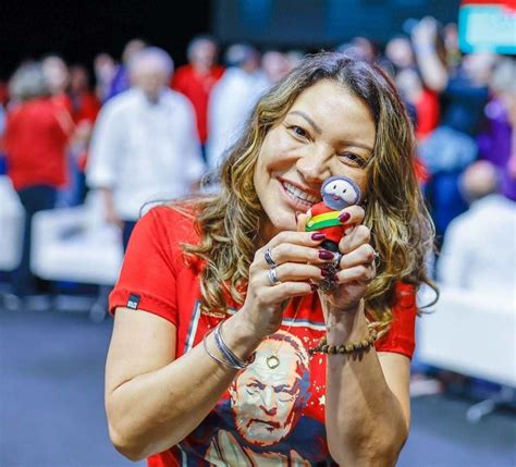 Quem é a esposa de LULA Quem é JANJA O que Janja faz Saiba tudo