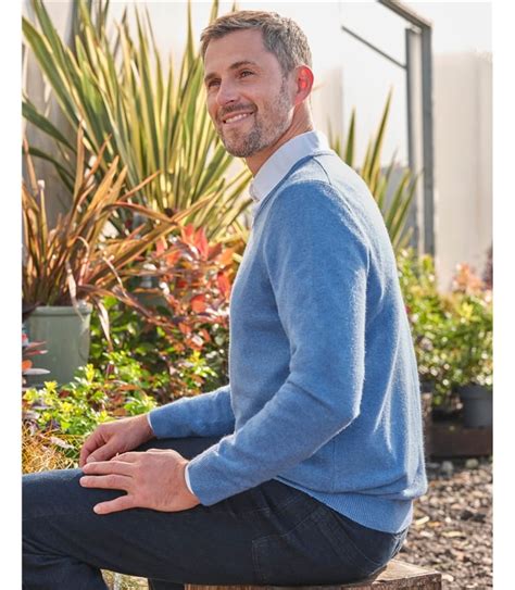 Wedgewood Cashmere Merino Classic V Neck Knitted Jumper WoolOvers UK