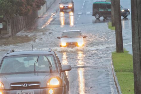 Alagamentos Em Sc Alerta Da Defesa Civil Destaca Chuva Forte E Raios