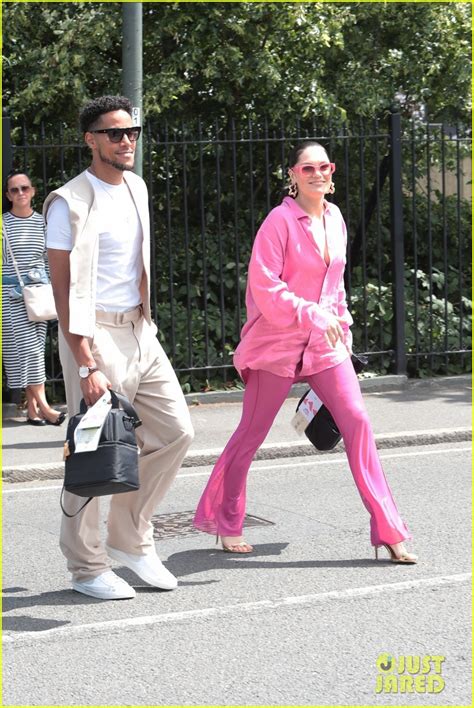 Jessie J Goes Pretty In Pink For Wimbledon Match With Boyfriend