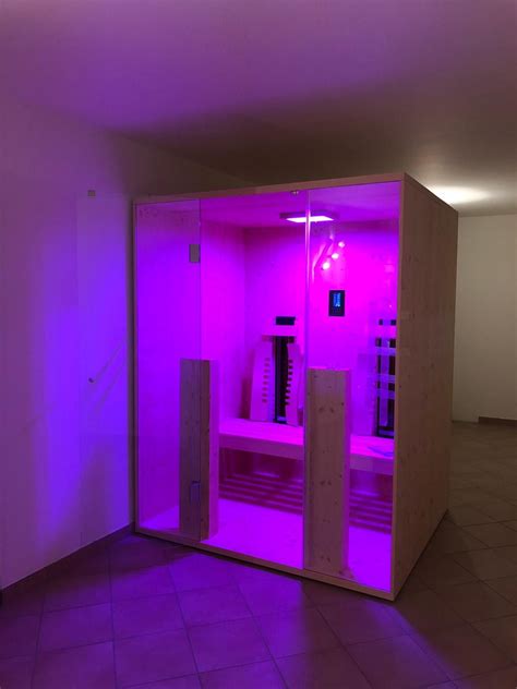 Infrarotkabine für 2 Personen mit Tiefenwärmestrahler By Gurtner
